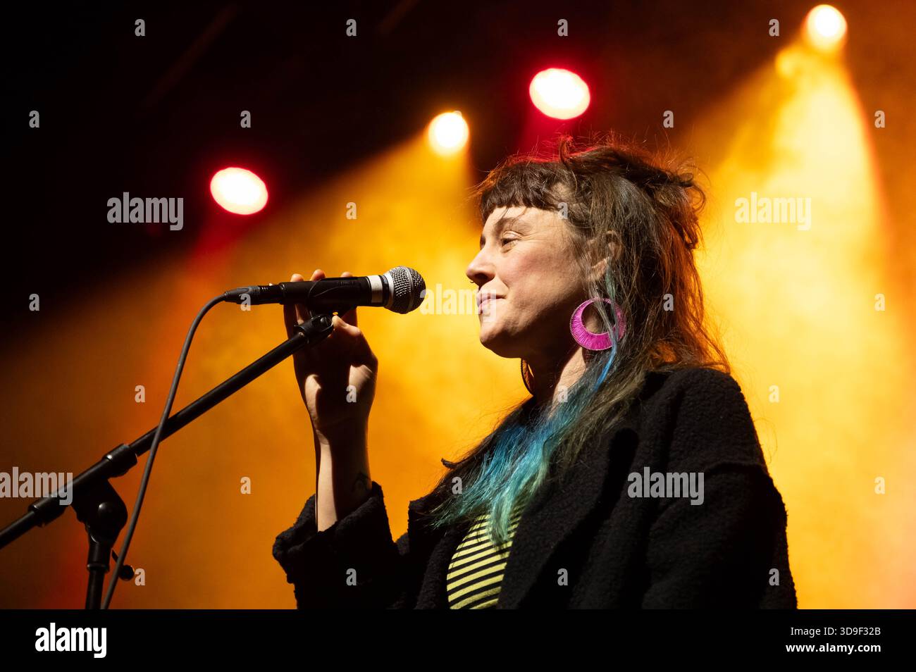 Emma Gillespie performing at o2 Academy in Glasgow Thursday 4th ...