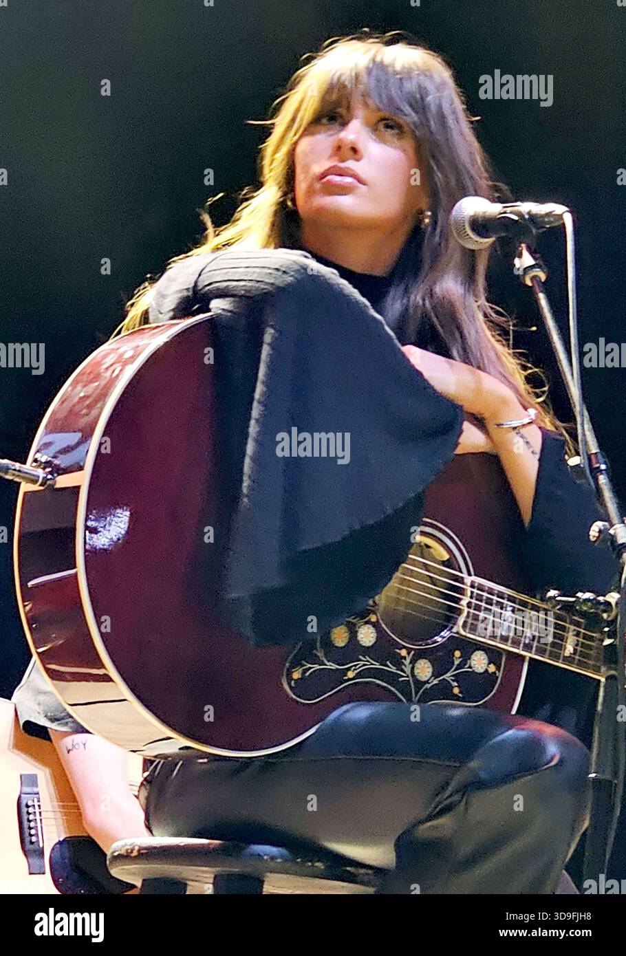 EllaL angley on stage for New Country 101-FIVE Close Up Concert, The ...