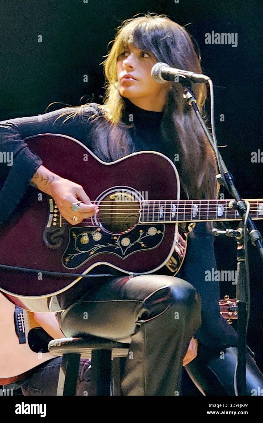 EllaL angley on stage for New Country 101-FIVE Close Up Concert, The ...