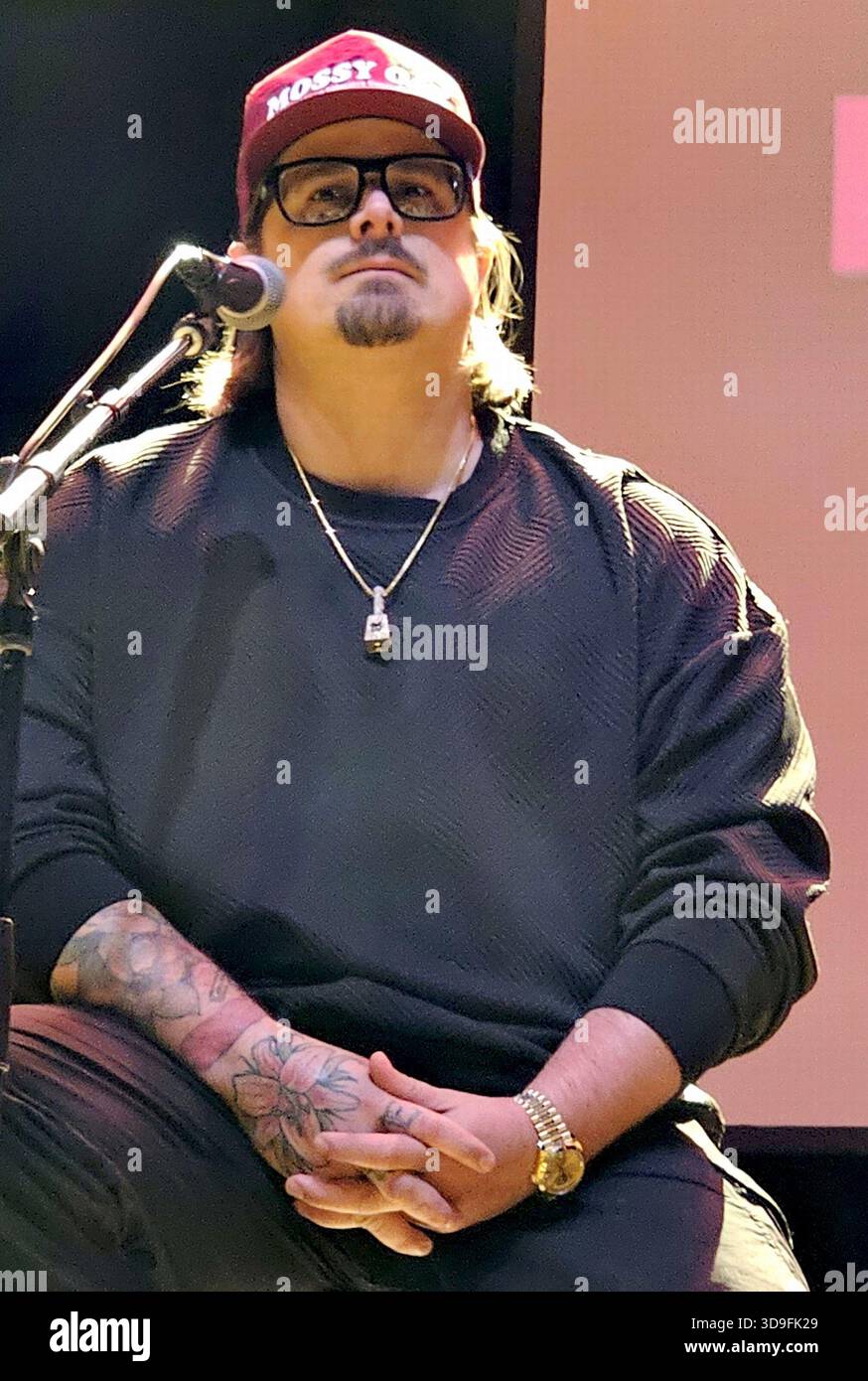 Hardy on stage for New Country 101-FIVE Close Up Concert, The Eastern ...