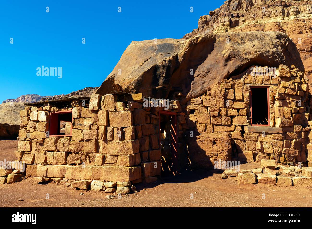 Exploring native american indians dwellings hi-res stock photography ...