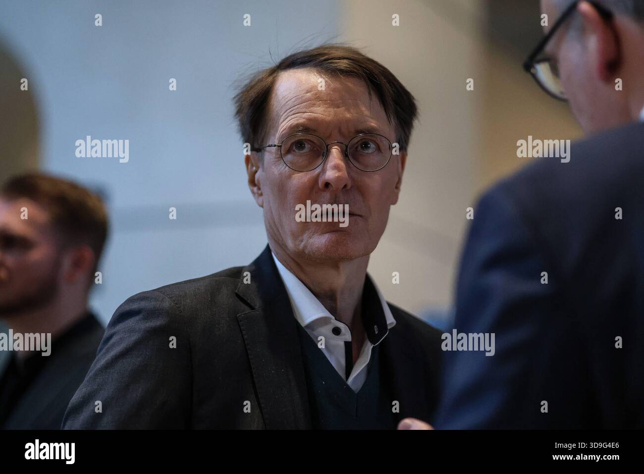 Politik - Deutscher Bundestag - 48. Bundestagssitzung 05.12.2025 ...