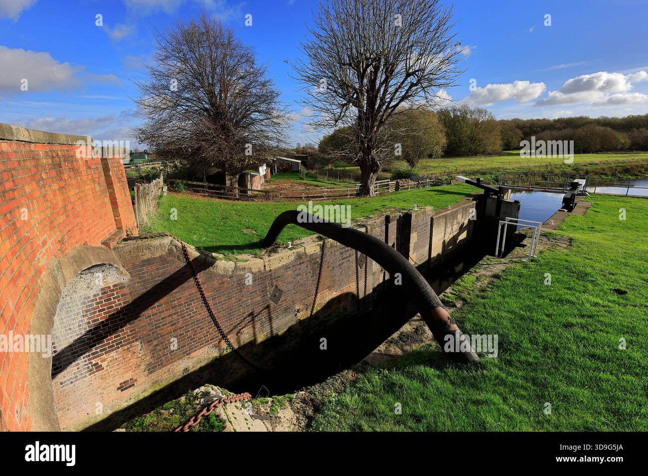 View of Stanground Lock, river Nene, Stanground, Peterborough ...