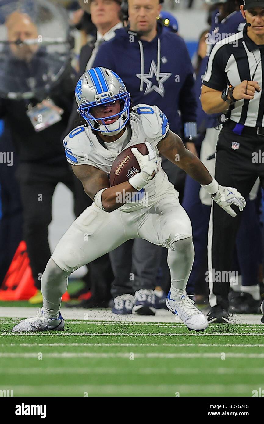 Detroit Lions running back Jahmyr Gibbs (0) runs with the ball during ...