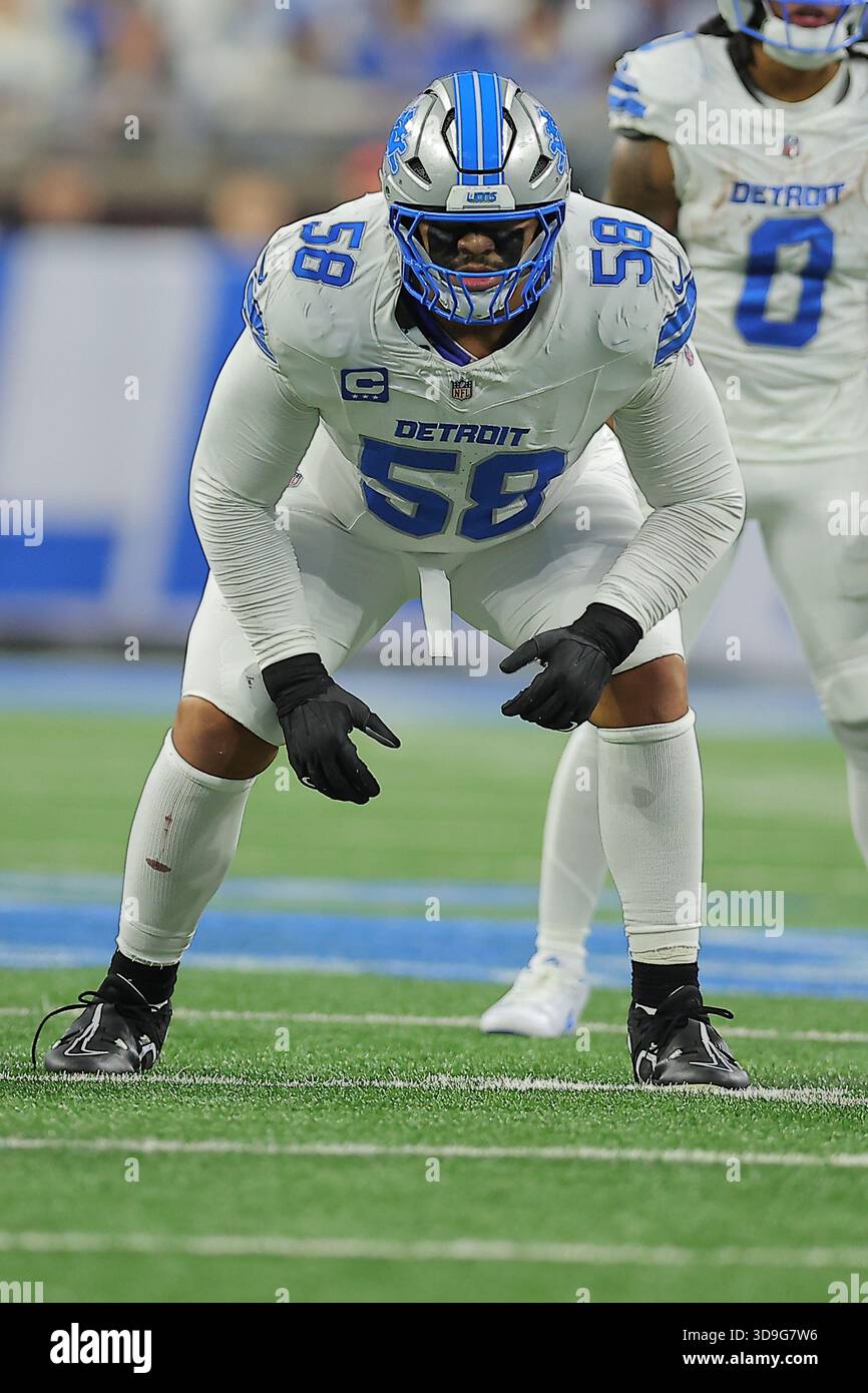 Detroit Lions offensive tackle Penei Sewell (58) lines up at the line ...