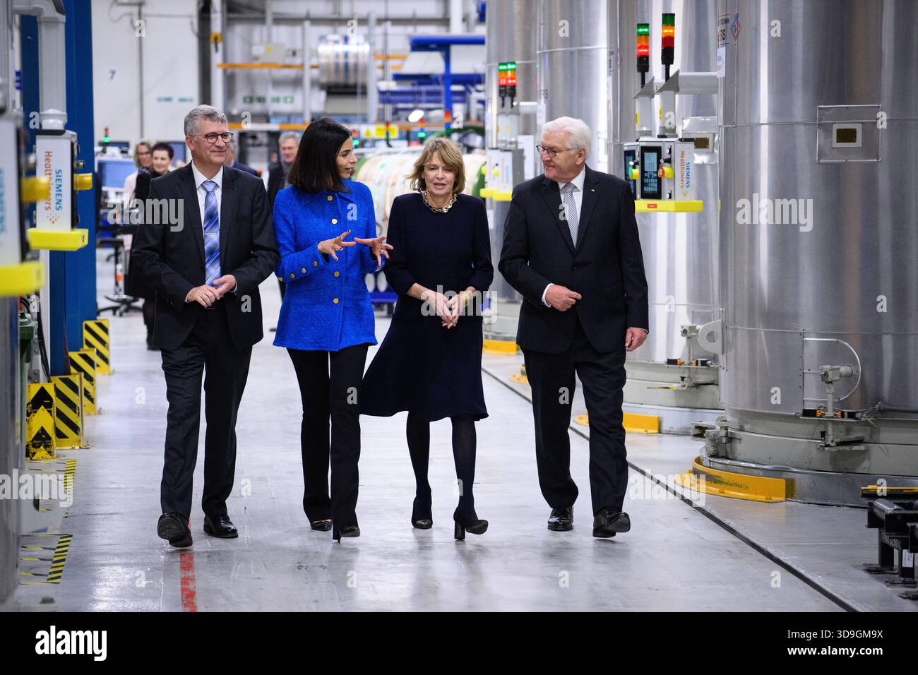 Oxford, UK. 05th Dec, 2025. German President Frank-Walter Steinmeier (r ...