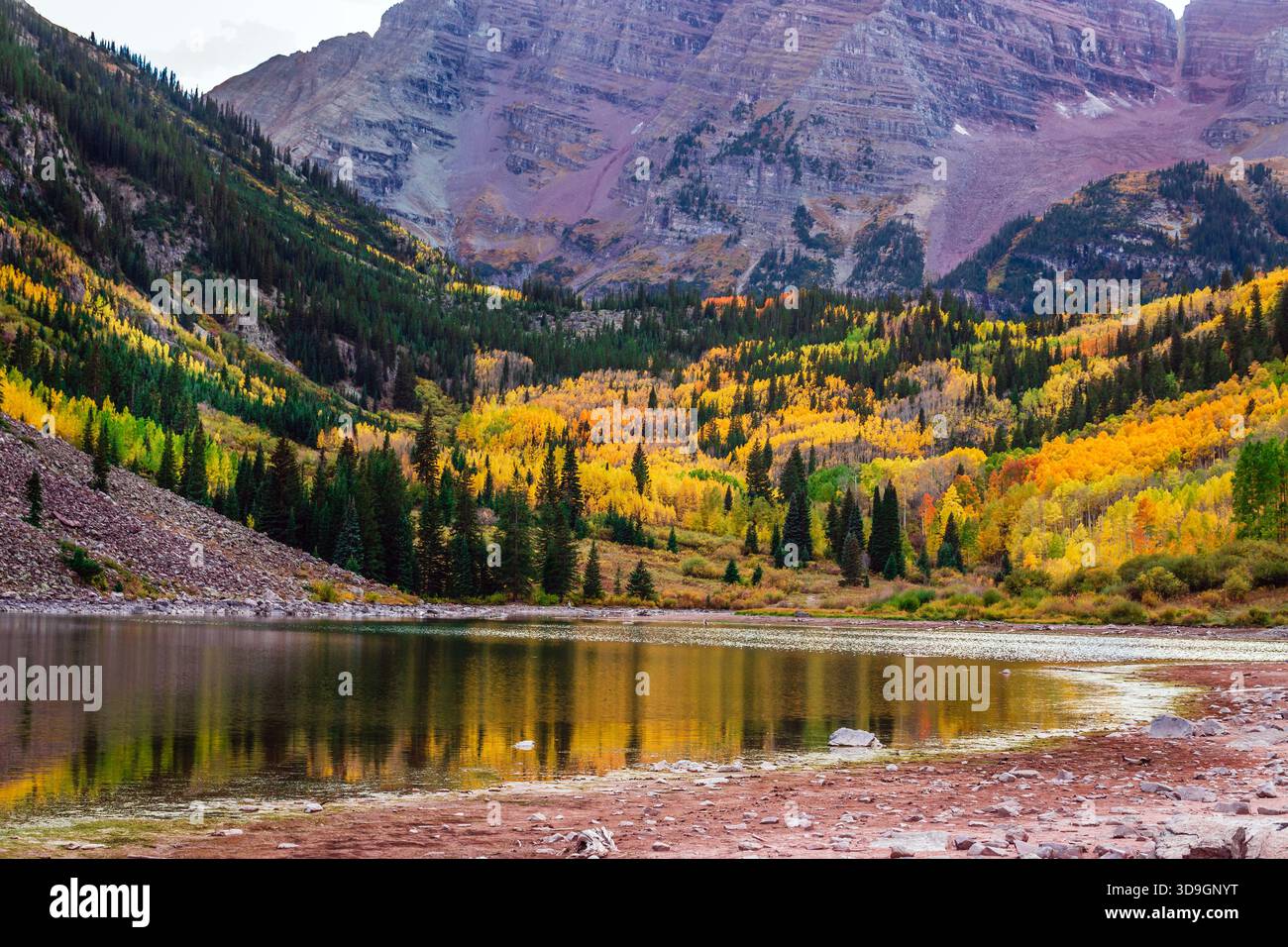 Fall color maroon bells hi-res stock photography and images - Alamy