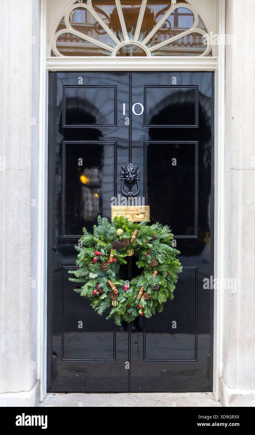 London, UK 5th Dec 2025 The Christmas tree at Number 10 Downing Street ...