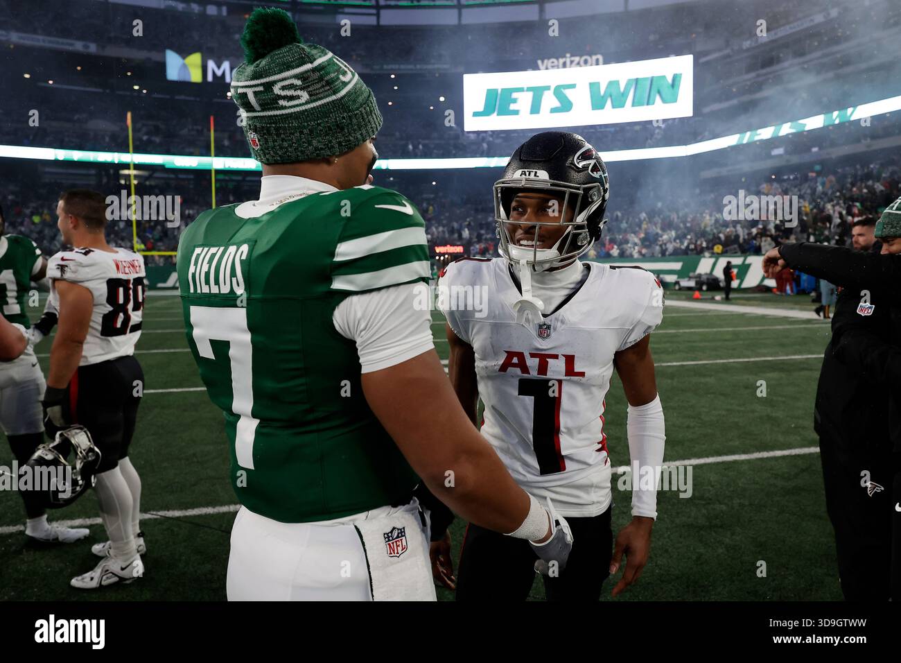 Atlanta Falcons wide receiver Darnell Mooney (1) talks to New York Jets ...