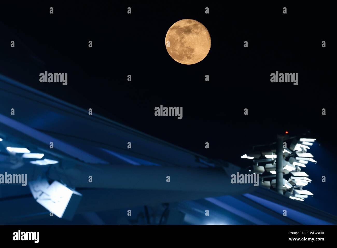 full moon, lune, illustration during the 2025 Formula 1 Abu Dhabi Grand ...