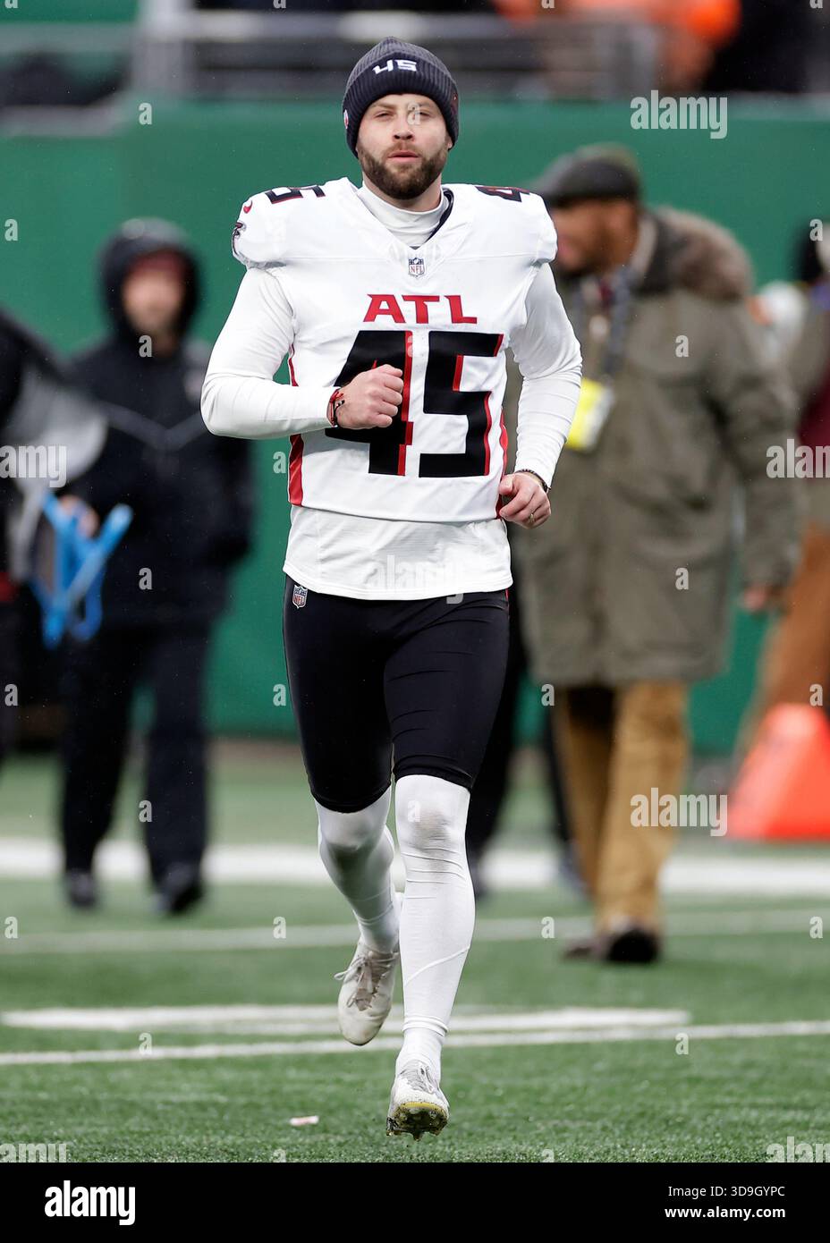 Atlanta Falcons place kicker Zane Gonzalez (45) runs off the field ...