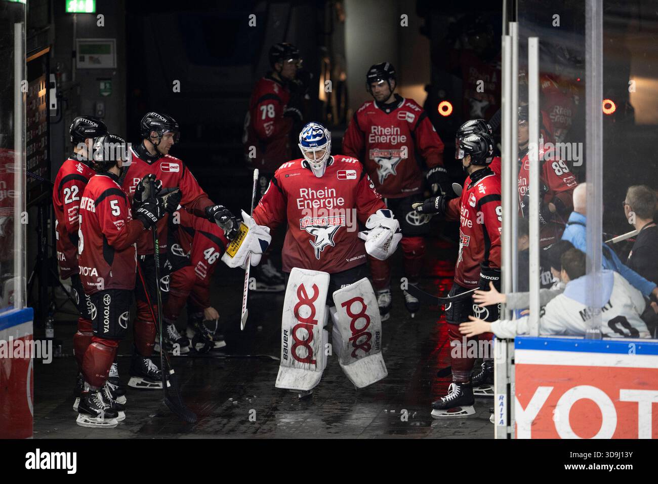 Janne Juvonen (Cologne Sharks, goalkeeper, #30); Maxi Kammerer (Cologne ...
