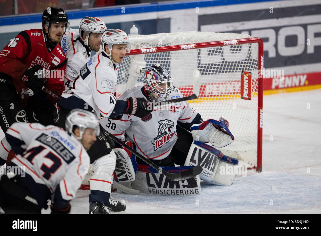 Louis- Marc Aubry (Cologne Sharks, Forward, #15); Jakob Weber ...