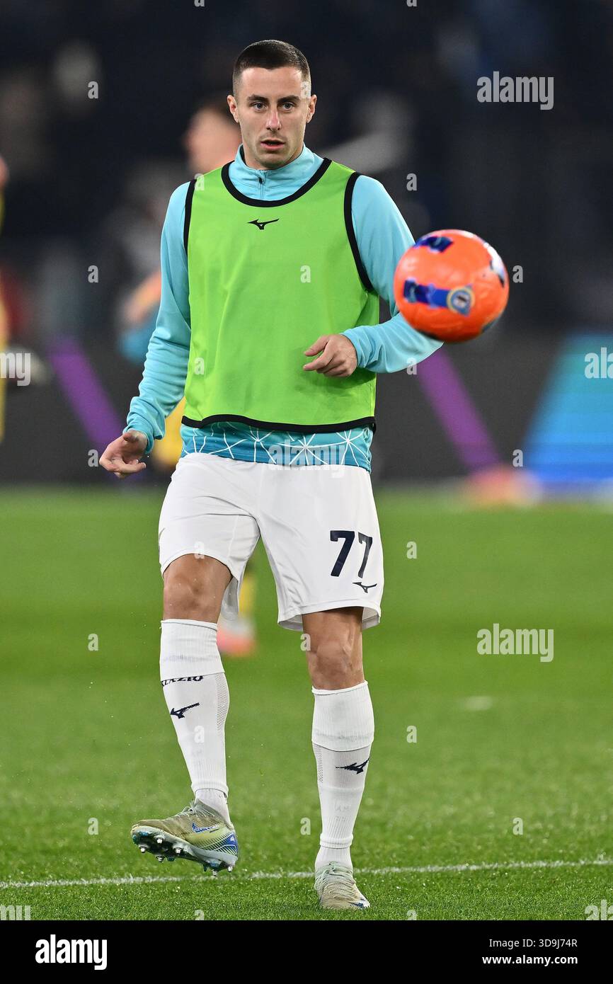 Adam Marusic of S.S. Lazio warm up prior the match of the round of 16 ...