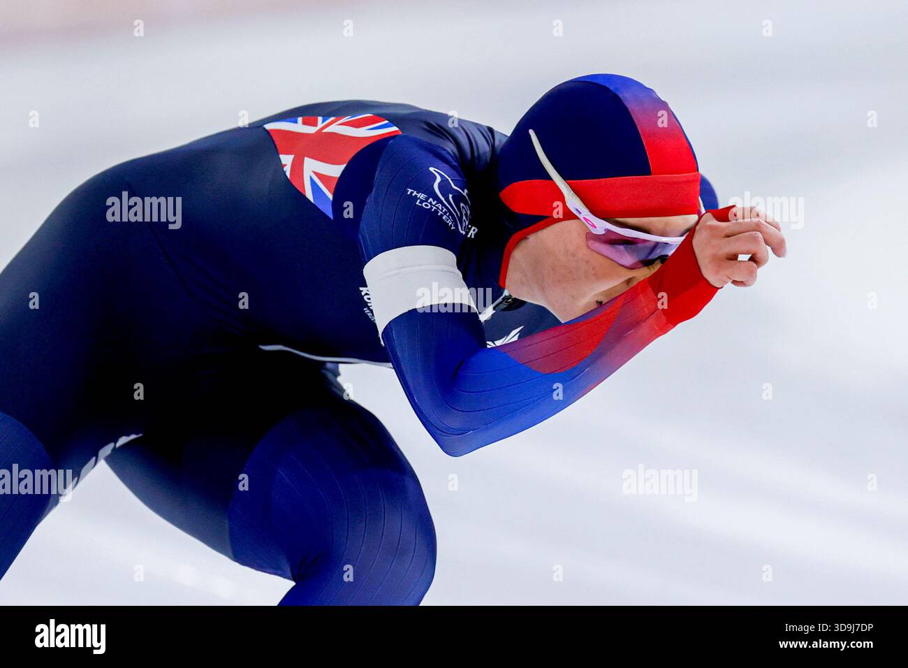 Ellia Smeding of Great Britain competing on the Women's 1000m on Day 1 ...