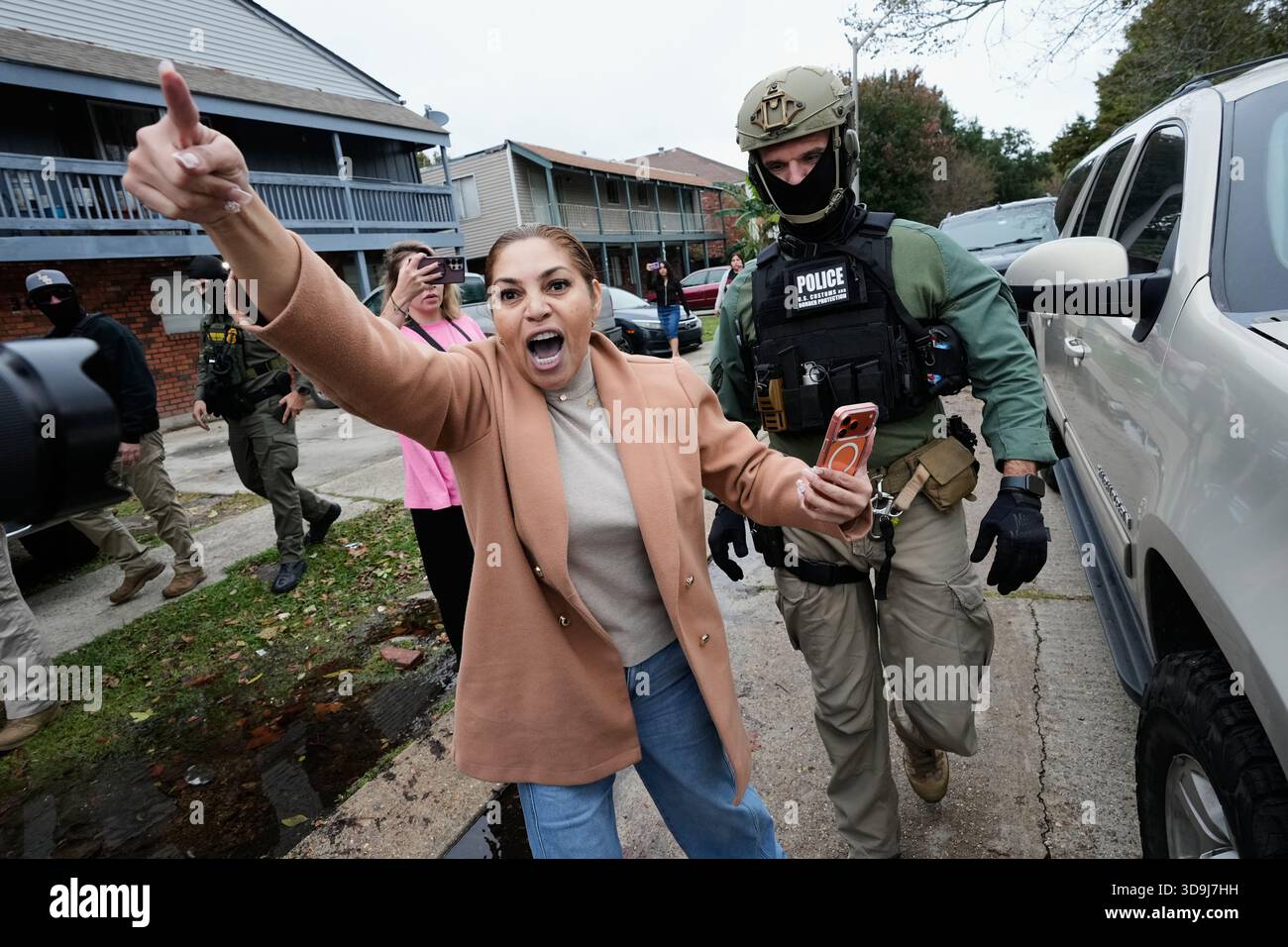 Wilma Fuentes yells at Customs and Border Patrol commander Gregory ...