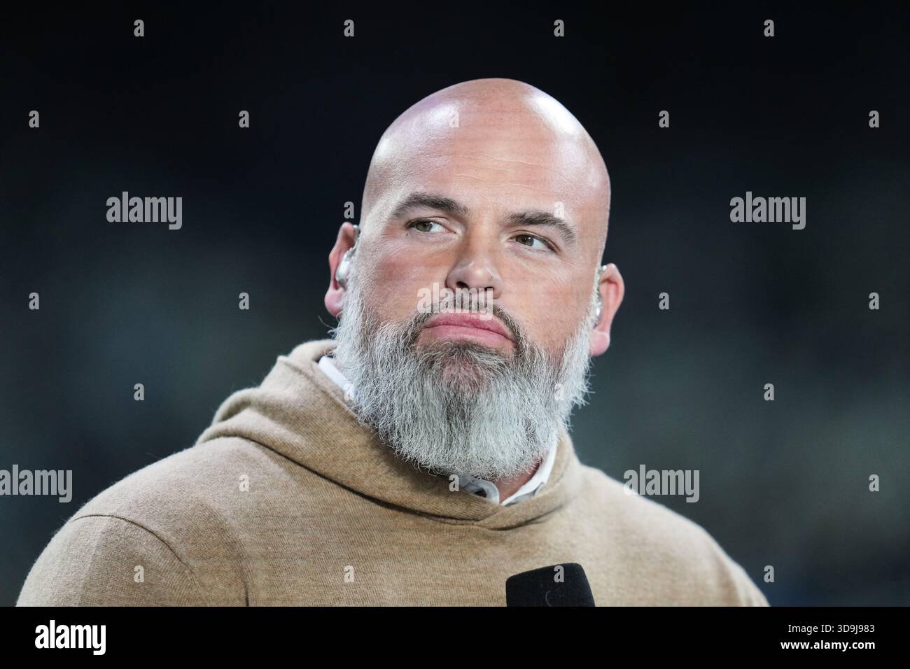 Andrew Whitworth talks before an NFL football game between the Detroit ...