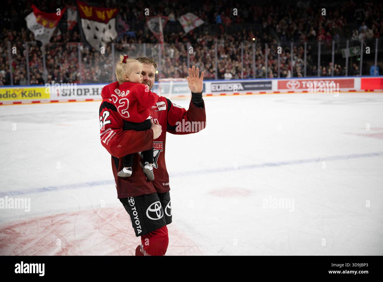 Parker Tuomie (Cologne Sharks, Forward, #62); PENNY DEL 1; Cologne ...