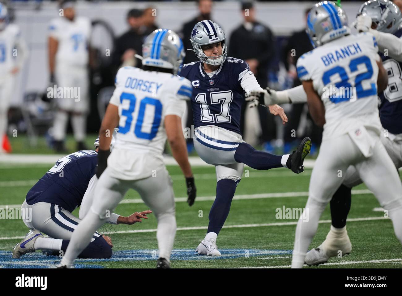 Dallas Cowboys kicker Brandon Aubrey (17) kicks a field goal against ...