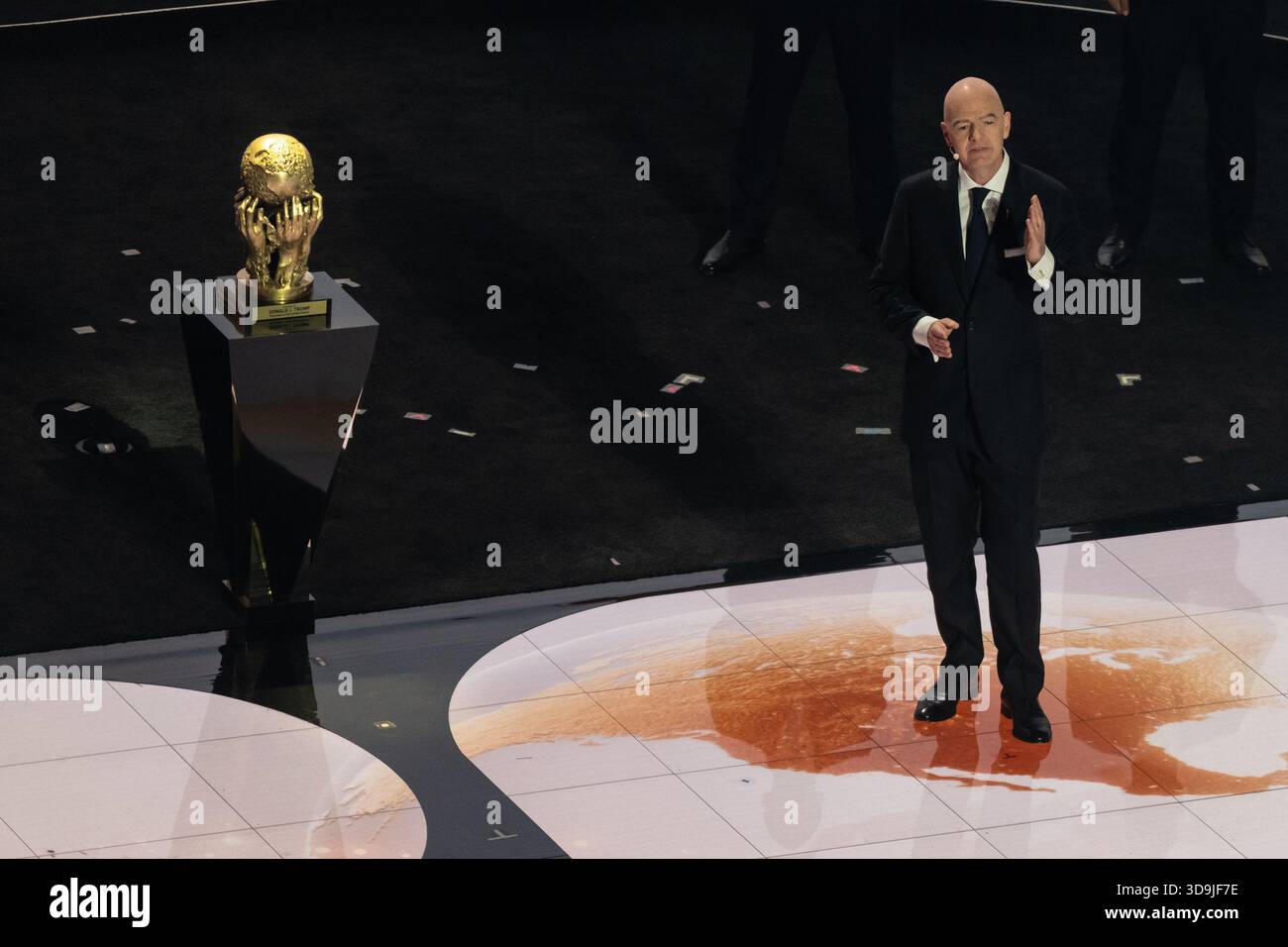 FIFA President Gianni Infantino presents Peace Prize to President ...