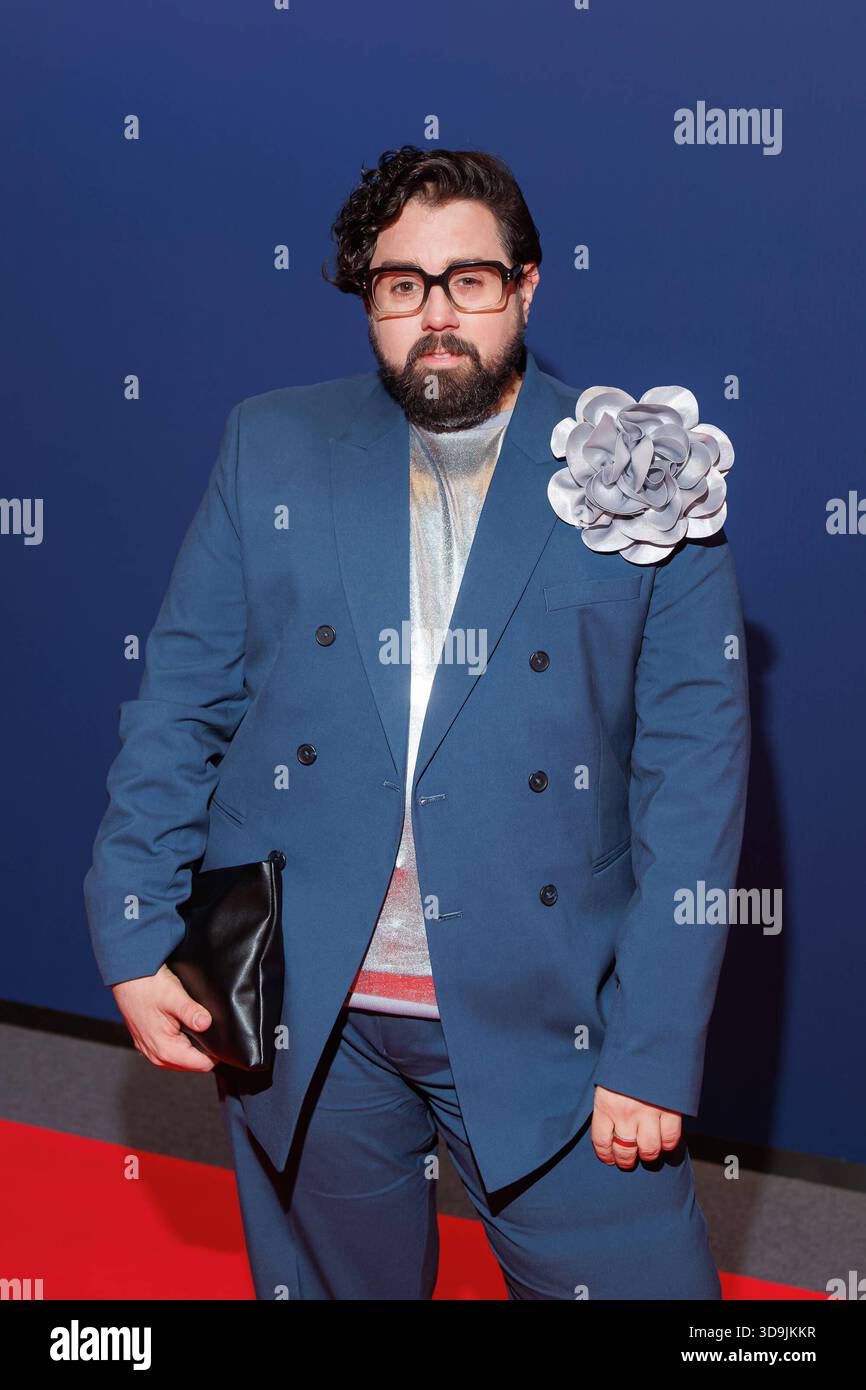 Premiere - POLAR EXPERIENCE - Die Immersive Ausstellung über die Arktis und Antarktis - Steven ...