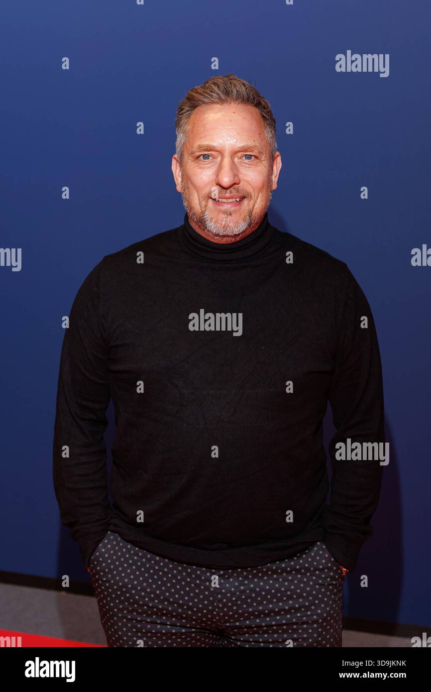 Premiere - POLAR EXPERIENCE - Die Immersive Ausstellung über die Arktis und Antarktis - Lars ...