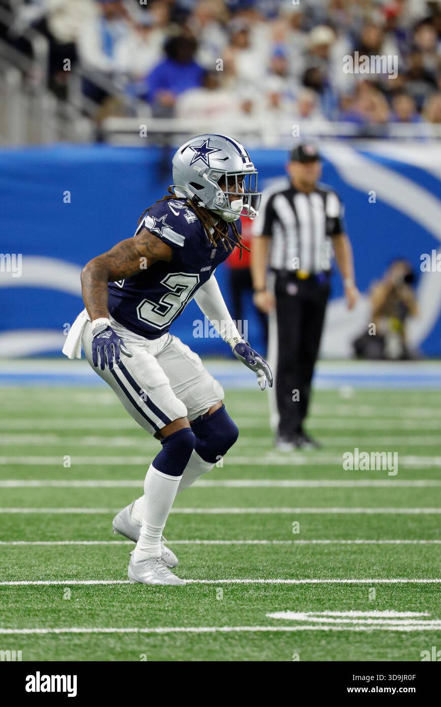 Dallas Cowboys cornerback Shavon Revel Jr. (34) pursues a play on ...