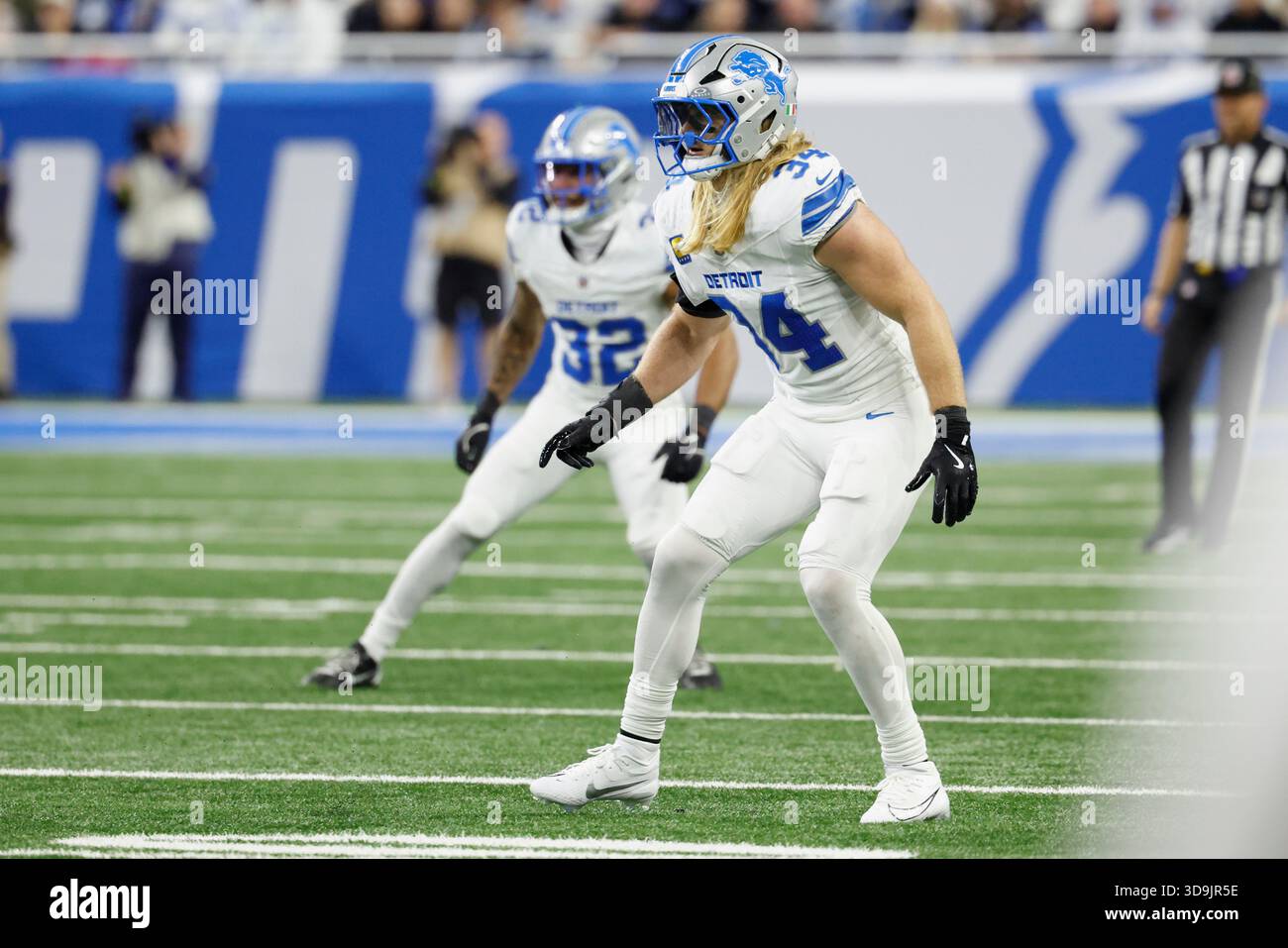 Detroit Lions linebacker Alex Anzalone (34) pursues a play on defense ...