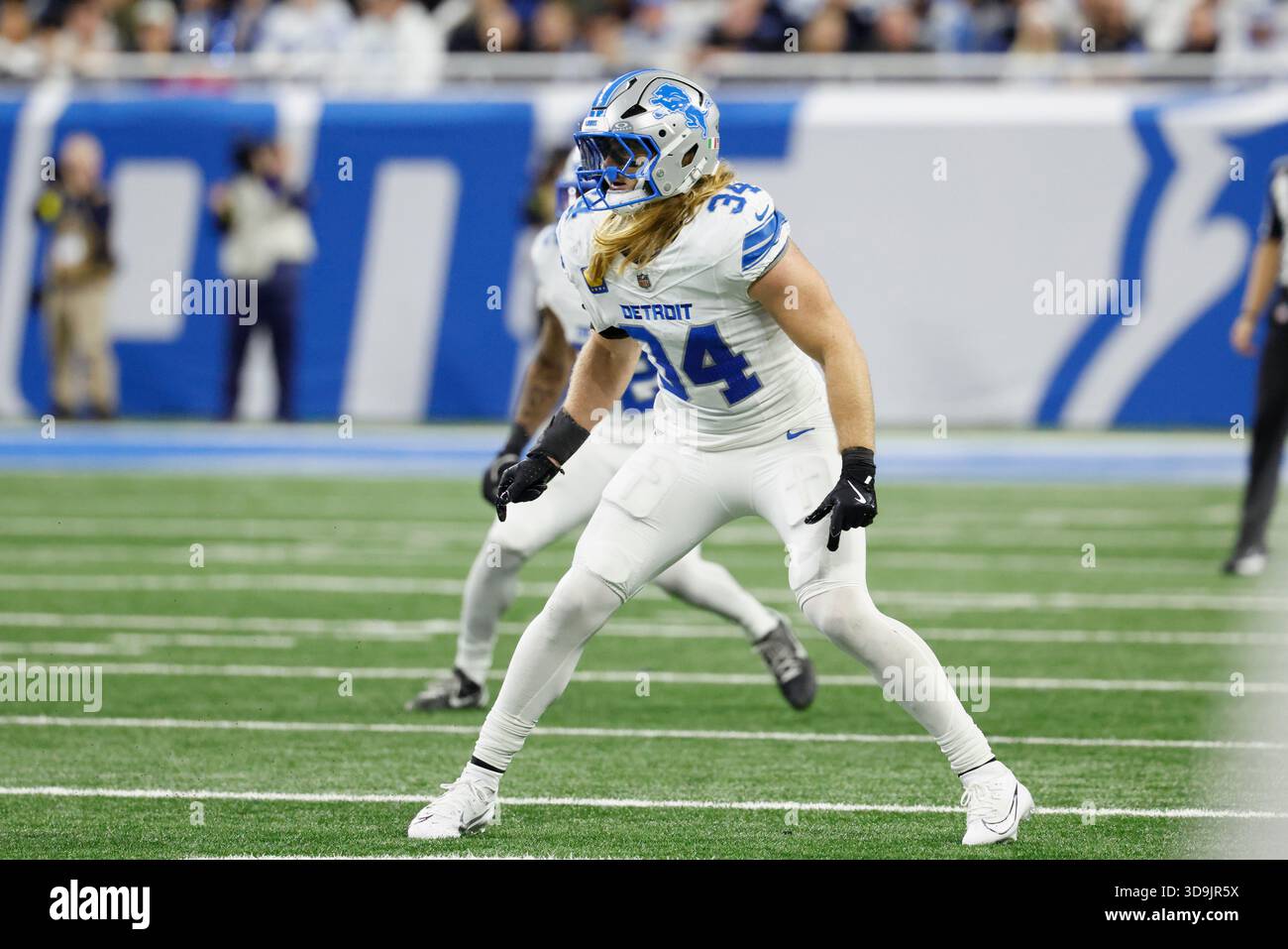 Detroit Lions linebacker Alex Anzalone (34) pursues a play on defense ...
