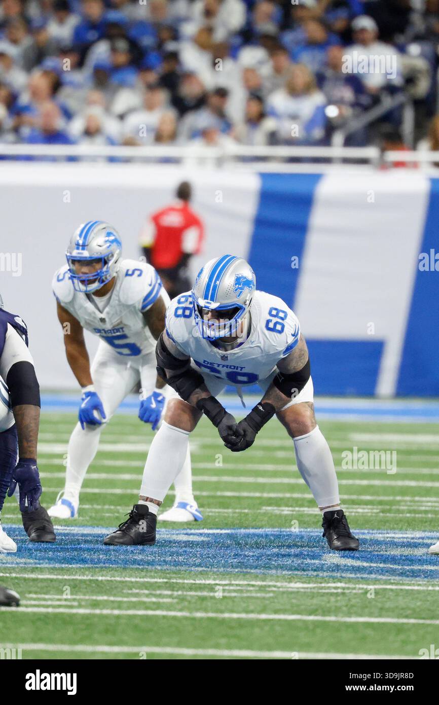 Detroit Lions offensive tackle Taylor Decker (68) gets set on offense ...