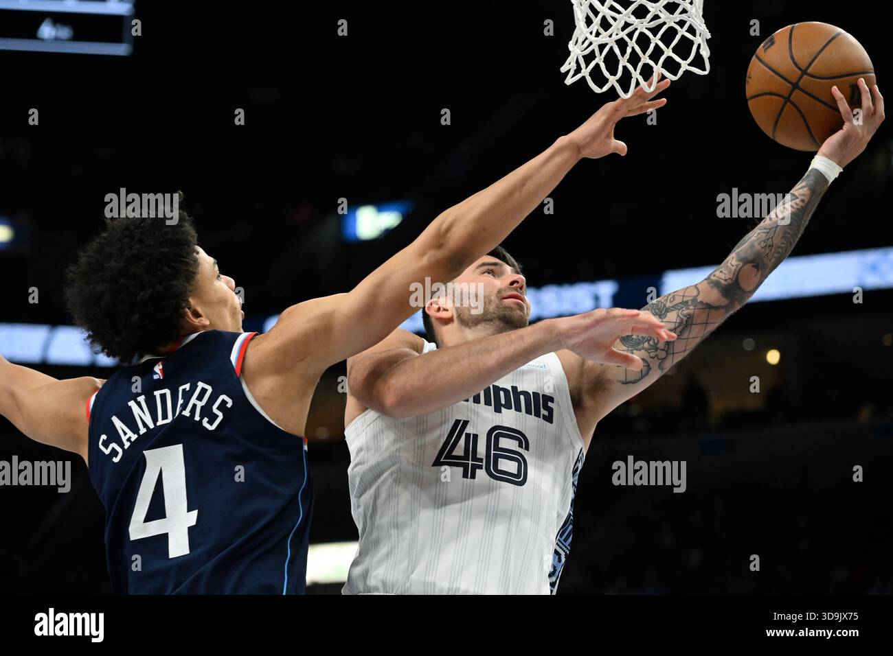 Memphis Grizzlies guard John Konchar (46) shoots as LA Clippers guard ...
