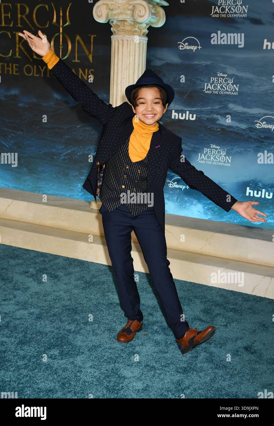 LOS ANGELES, CALIFORNIA - DECEMBER 03: Milo Maharlika at the world ...