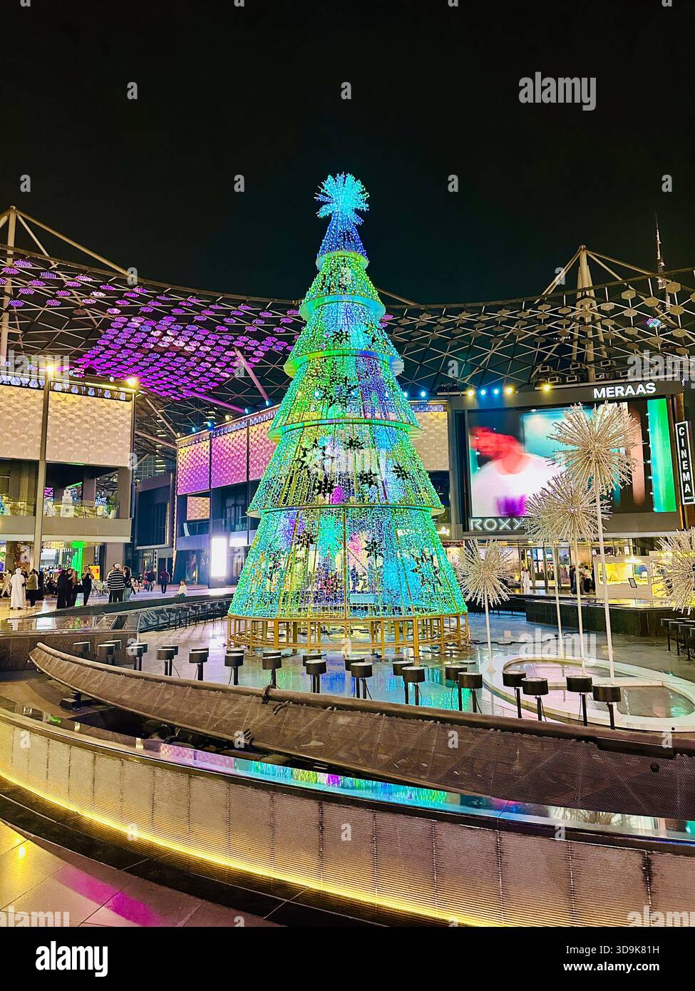 Walk in christmas tree hi-res stock photography and images - Alamy