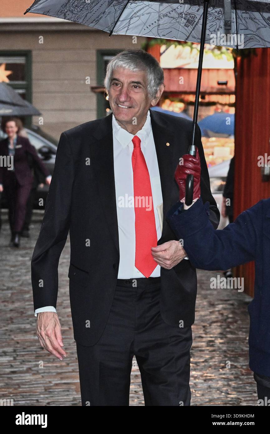 John M. Martinis, laureate in physics, arrives as the Nobel laureates ...