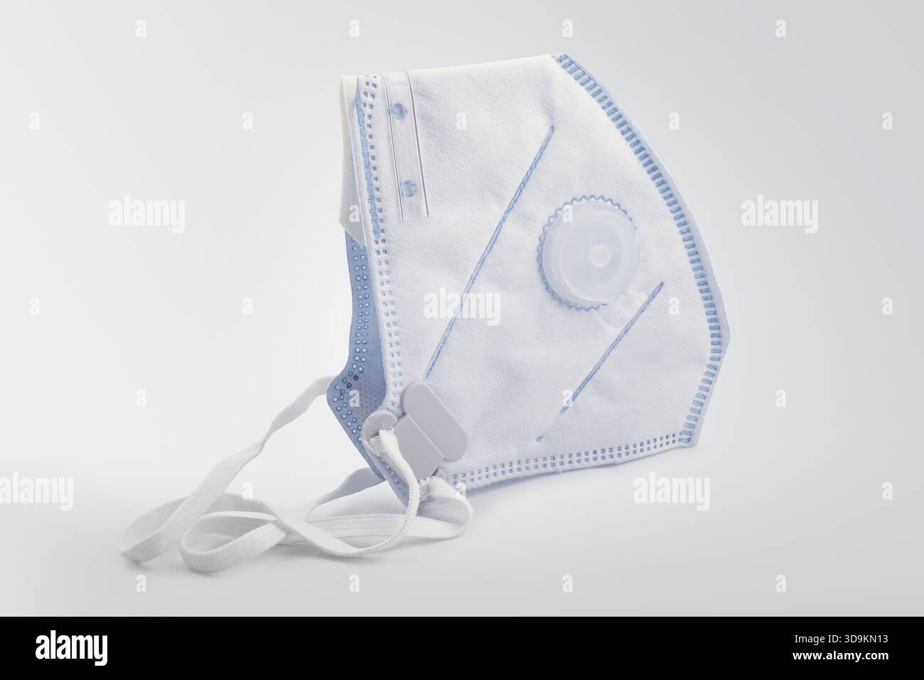 White ffp2 medical respiratory hi-res stock photography and images - Alamy