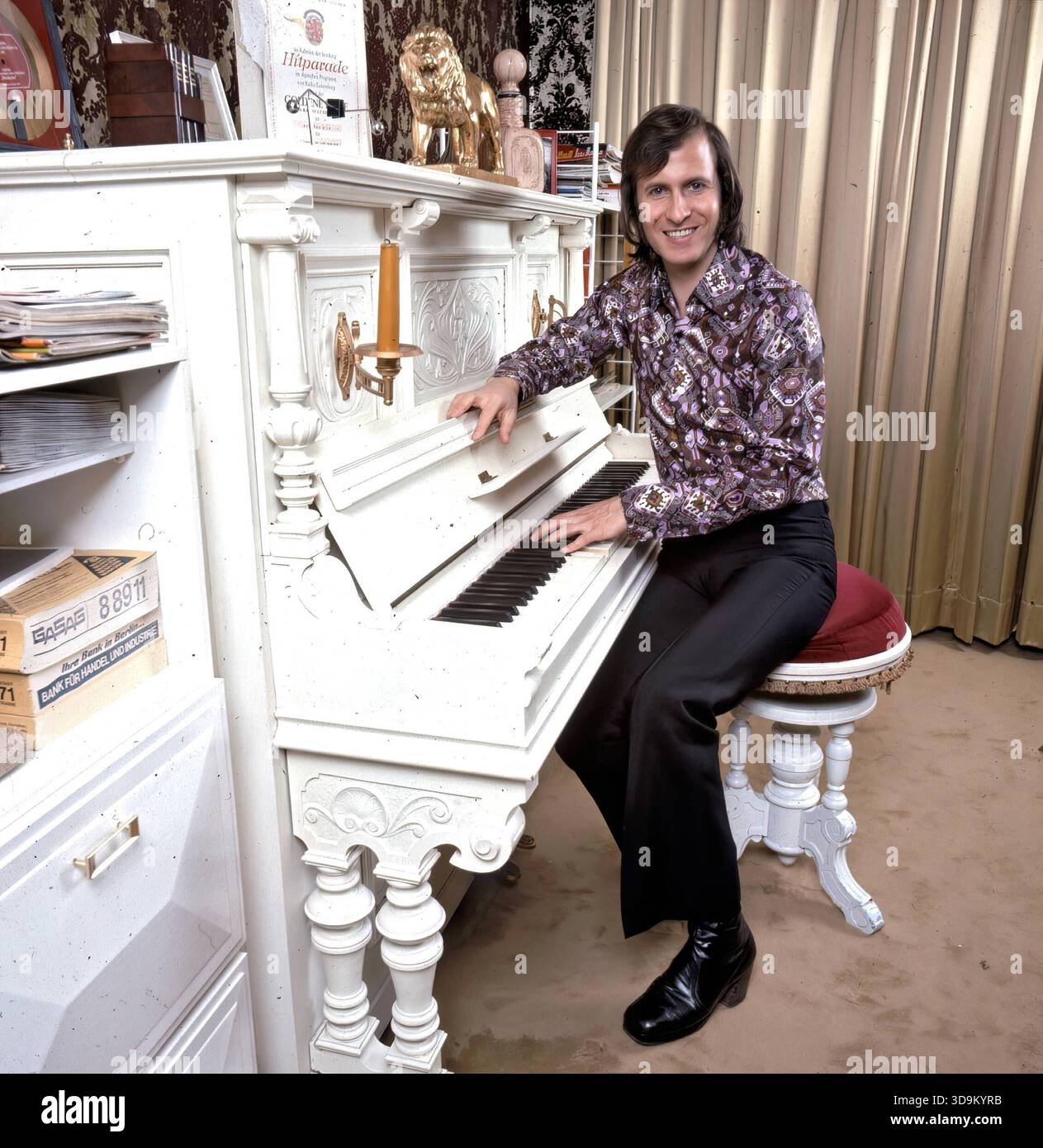 ARCHIV: Michael Holm Sänger Michael Holm , 70er Jahre ARCHIVAUFNAHME ...