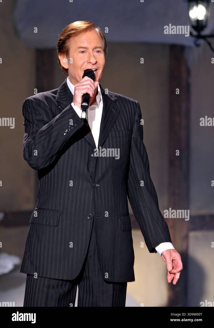 ARCHIV: Michael Holm Sänger Michael Holm anläßlich der MDR-Fernsehshow ...