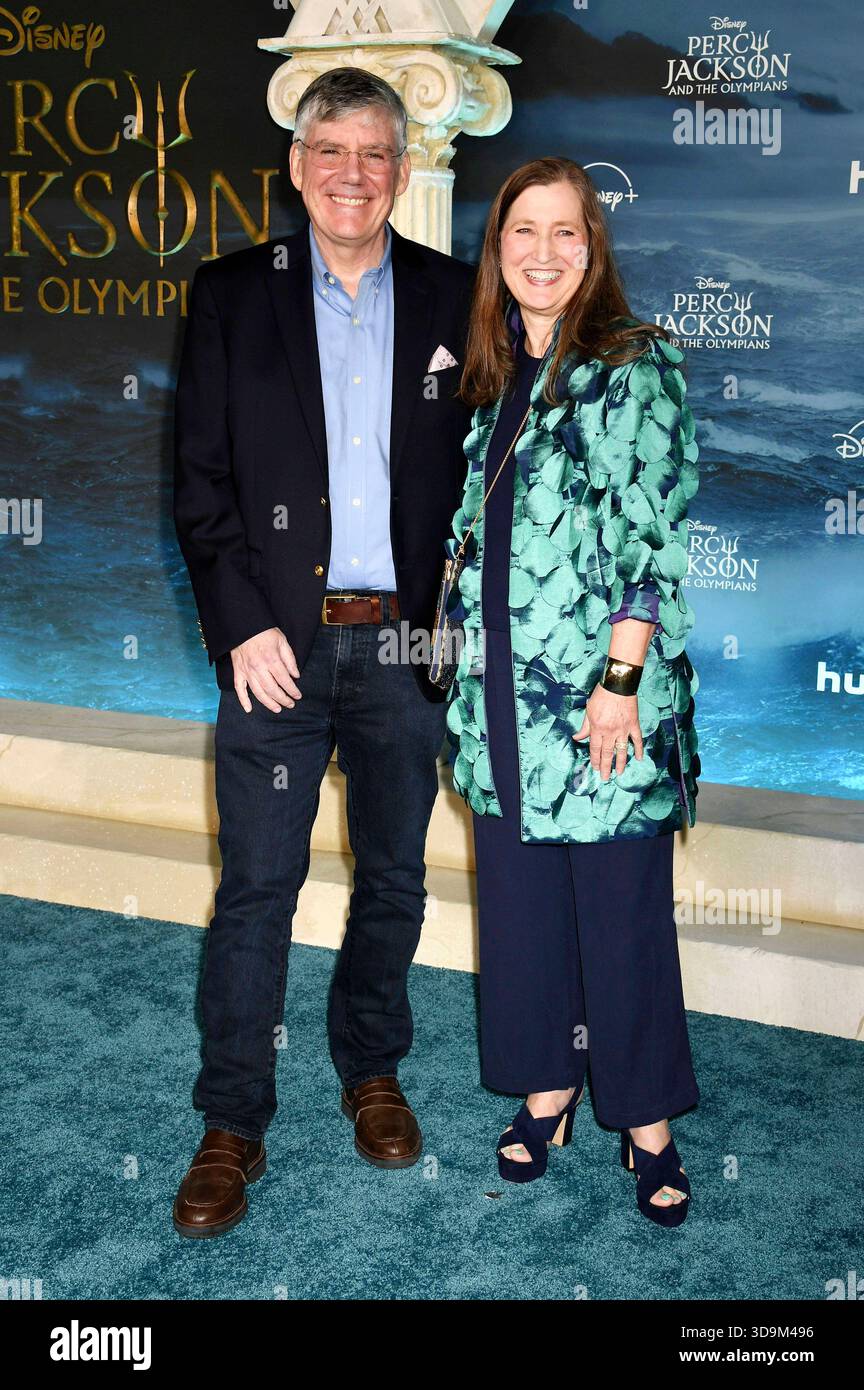 Rick Riordan mit Ehefrau Becky Riordan bei der Weltpremiere der 2 ...