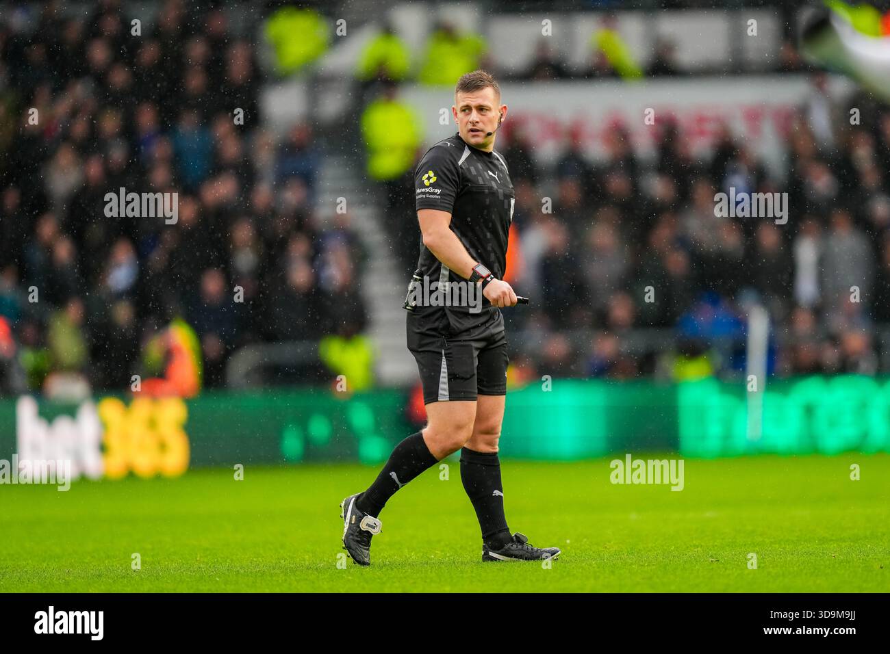 Referee Josh Smith during the Sky Bet Championship match Derby County ...