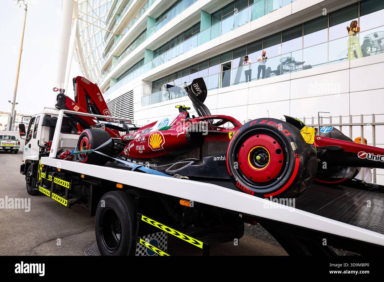 44 HAMILTON Lewis (gbr), Scuderia Ferrari SF-25, action crash, accident ...