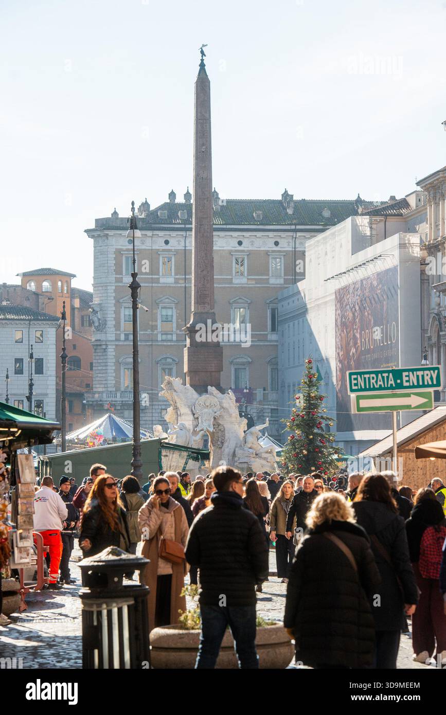 Piazza Navona le bancarelle di Natale inaugurate dal Sindaco Roma ...