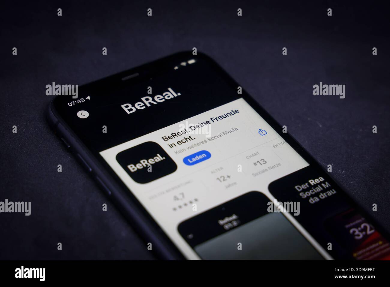 Apple App Store auf einem iPhone. Essenzielle Social-Apps. BeReal ...
