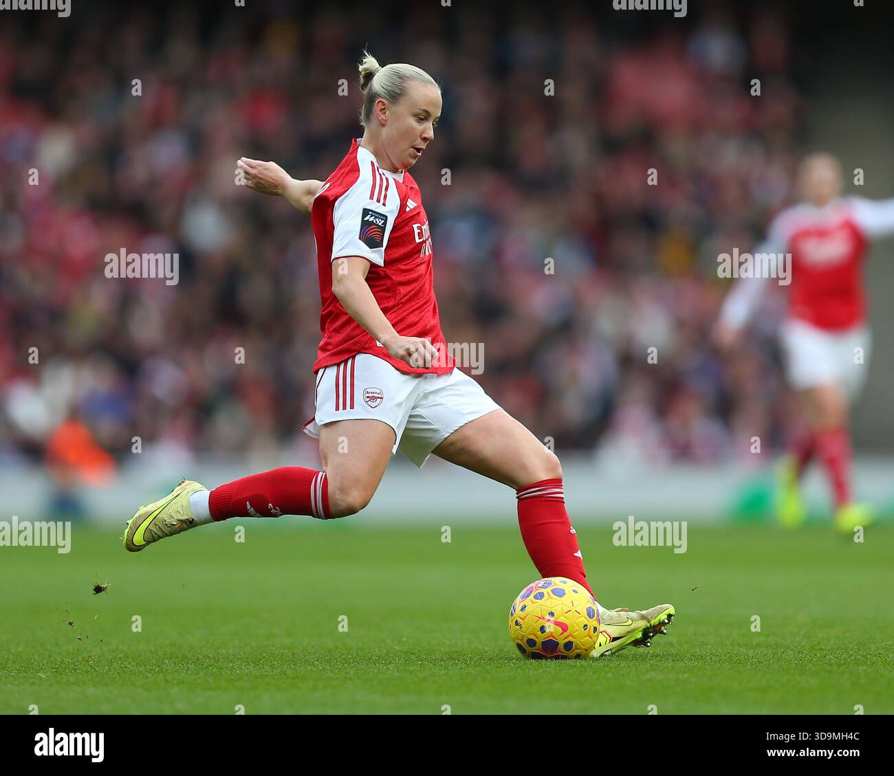 London, England, December 06 2025: Beth Mead (9 Arsenal) during the ...