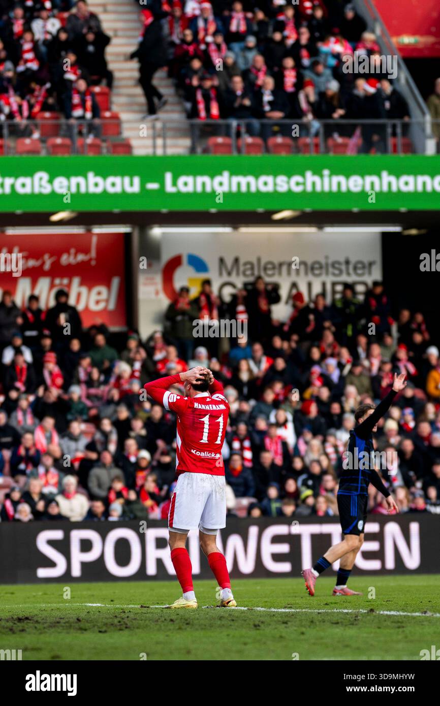 06 December 2025, Brandenburg, Cottbus: Soccer: 3rd division, Energie ...