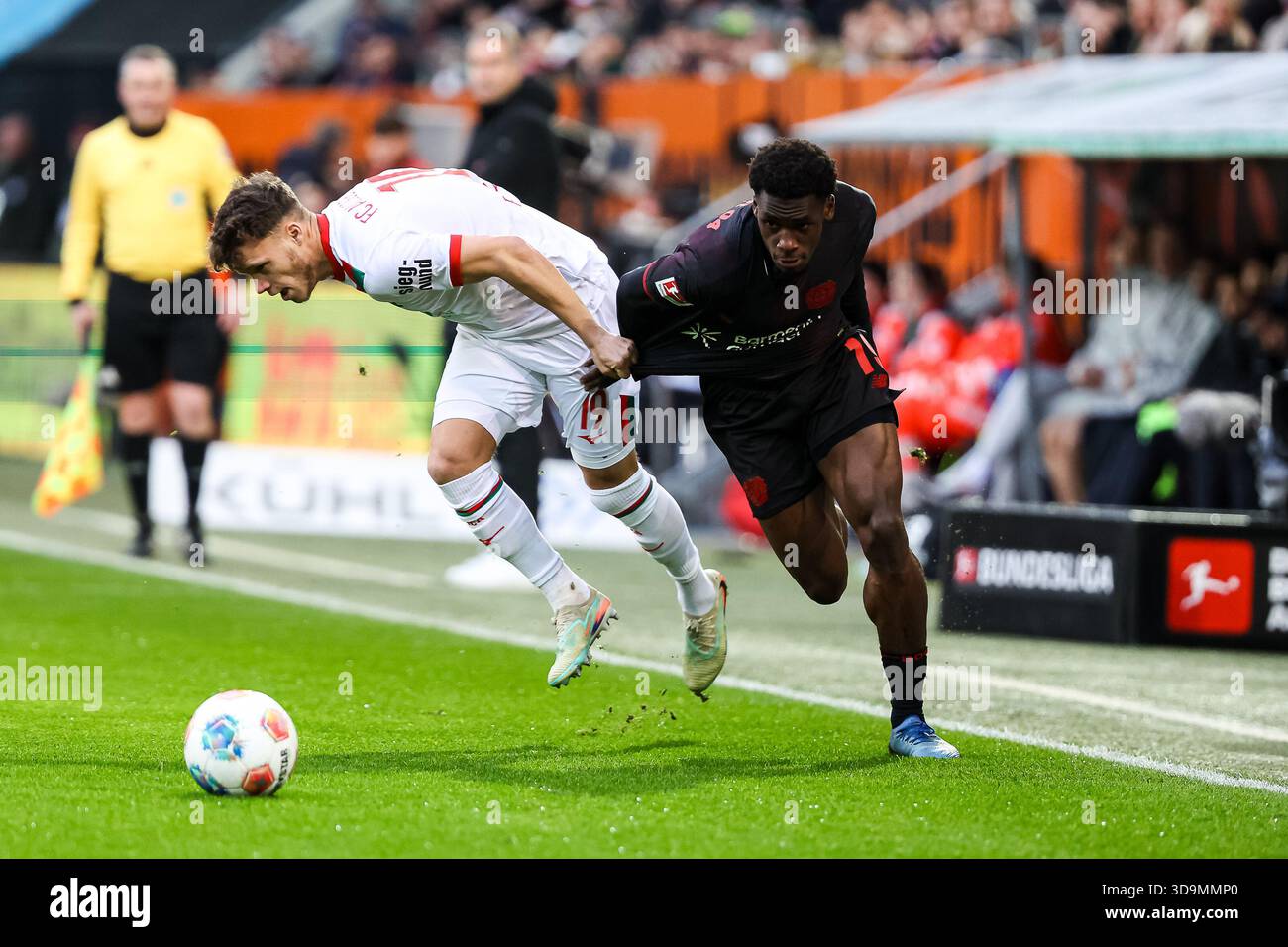 Ernest Poku (Bayer 04 Leverkusen, #19) vs Robin Fellhauer (FC FC ...