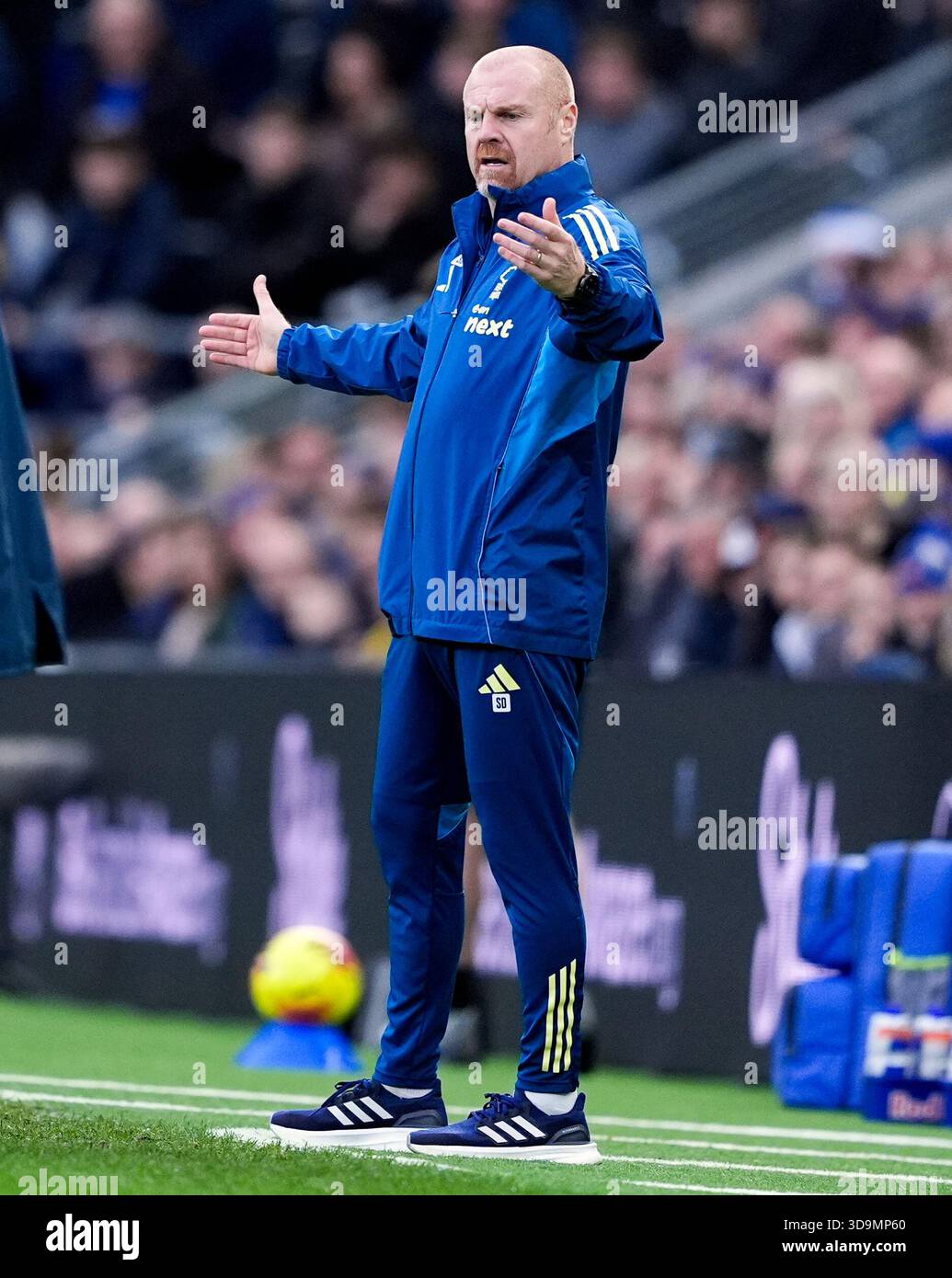 Nottingham Forest manager Sean Dyche during the Premier League match at ...