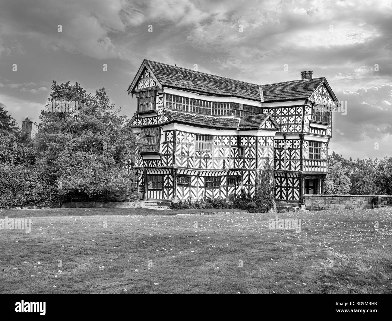 Period drama tudor Black and White Stock Photos & Images - Alamy