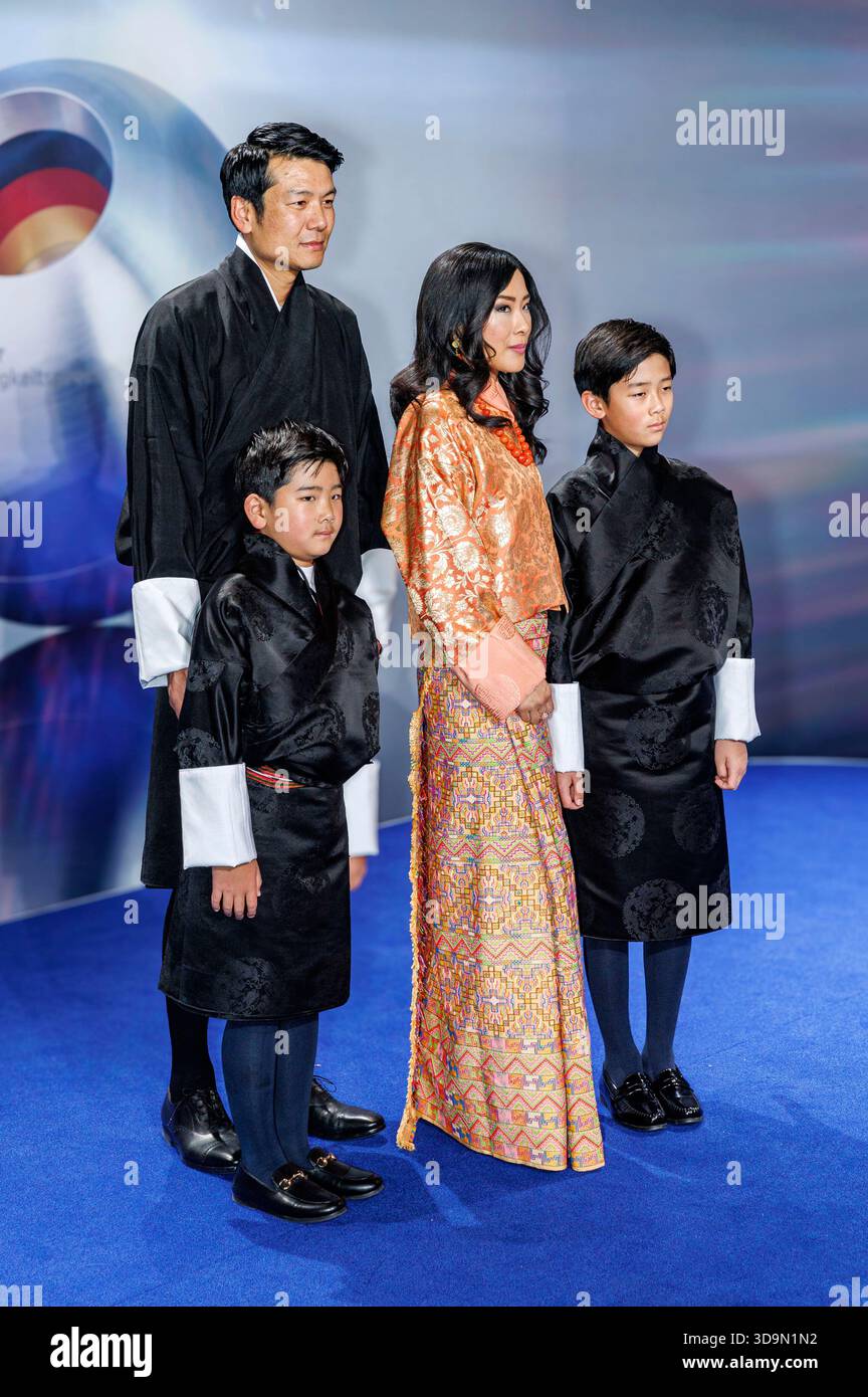 Princess Dechen Yangzom Wangchuck of Bhutan with family at the award ...