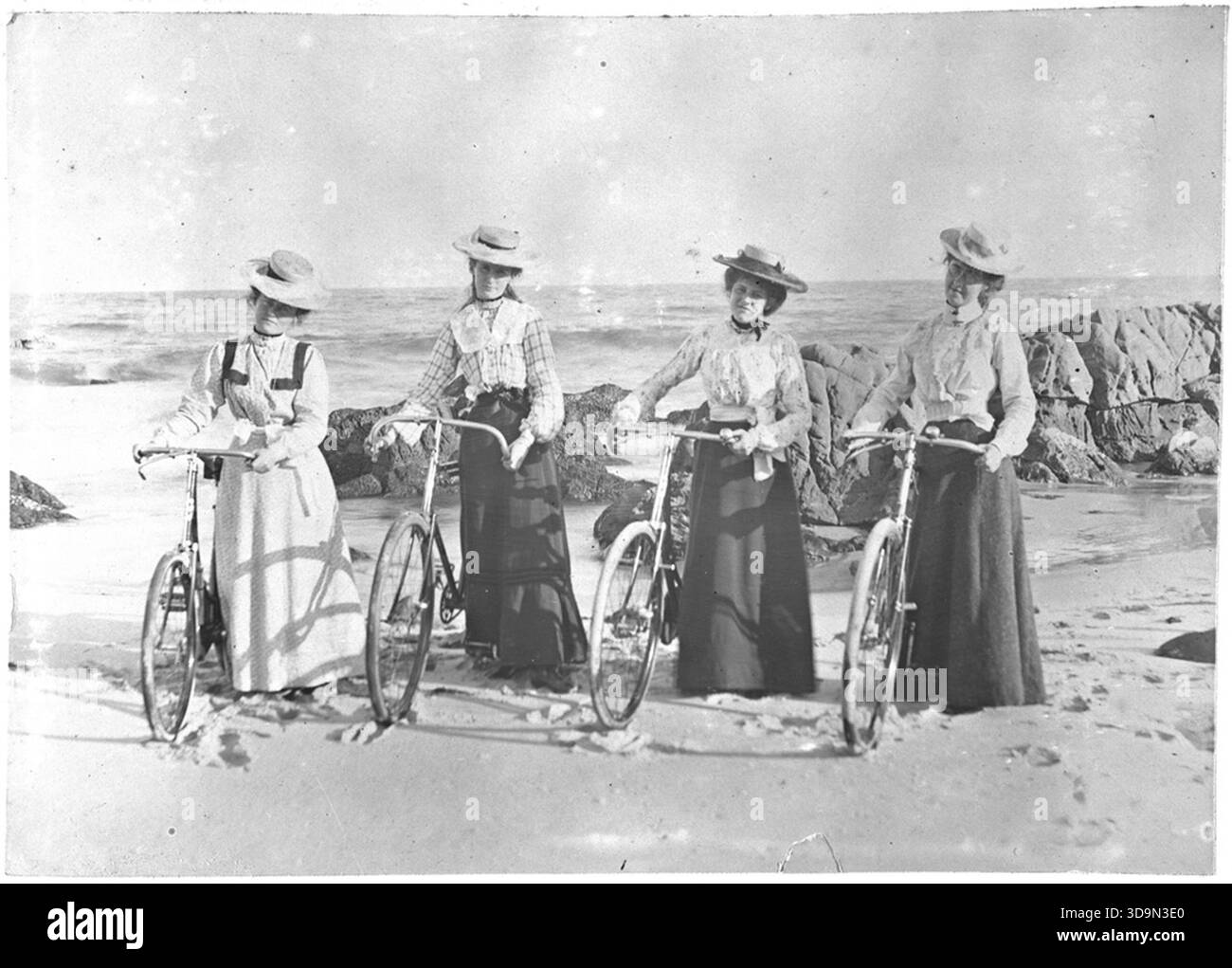 Moruya Black and White Stock Photos & Images - Alamy