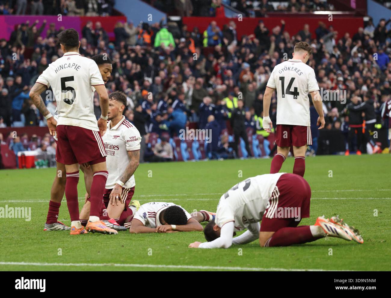 Arsenal dejection after Emiliano Buendia (AV) scored the winning goal for Aston Villa (2-1) at ...